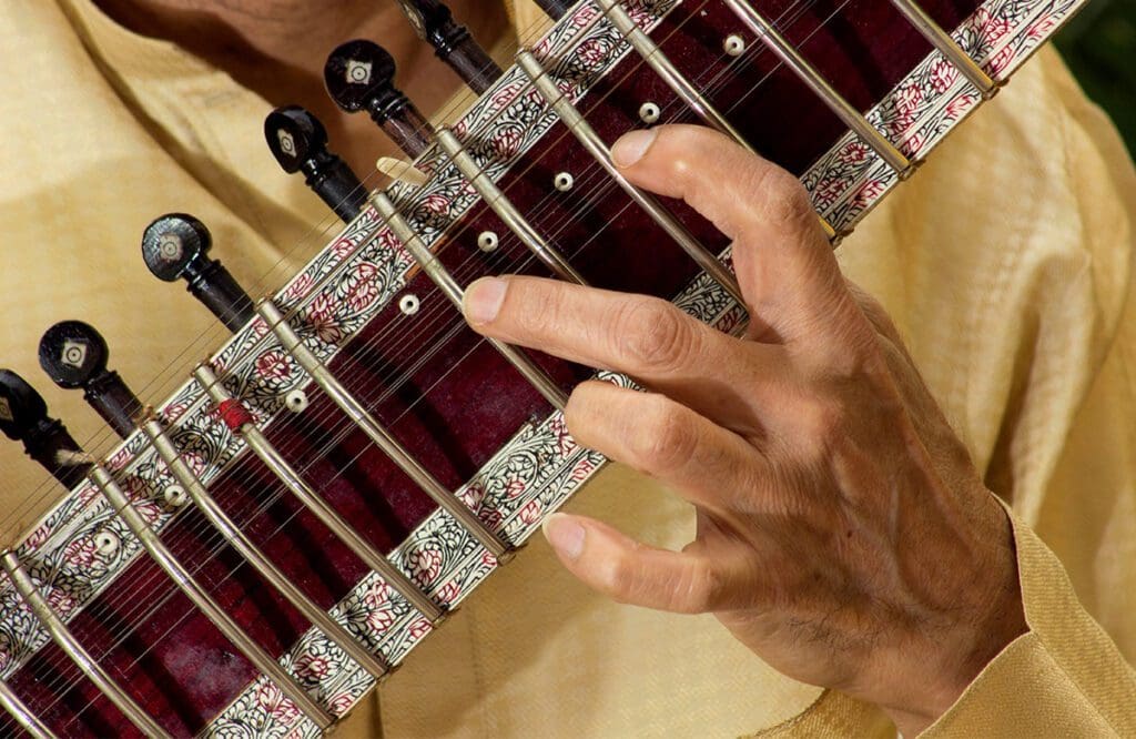 Sitar spielen für Einsteiger – Entdeckungsreise faszinierender Klänge ...