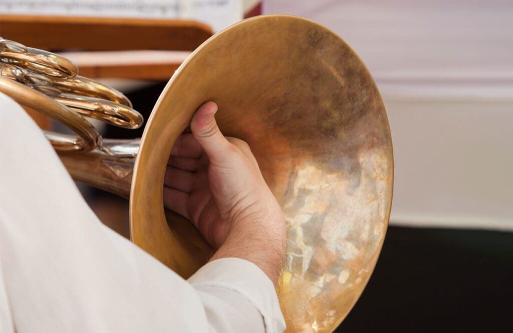 Von der Handhaltung bis zum Stopfen beim Horn - Musikmachen