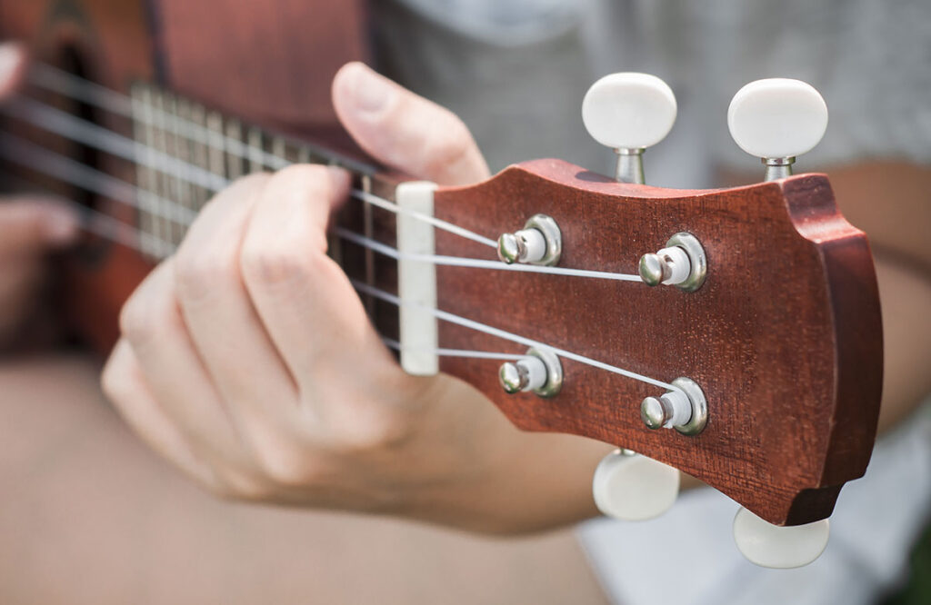 Ukulele stimmen – halb so schwer