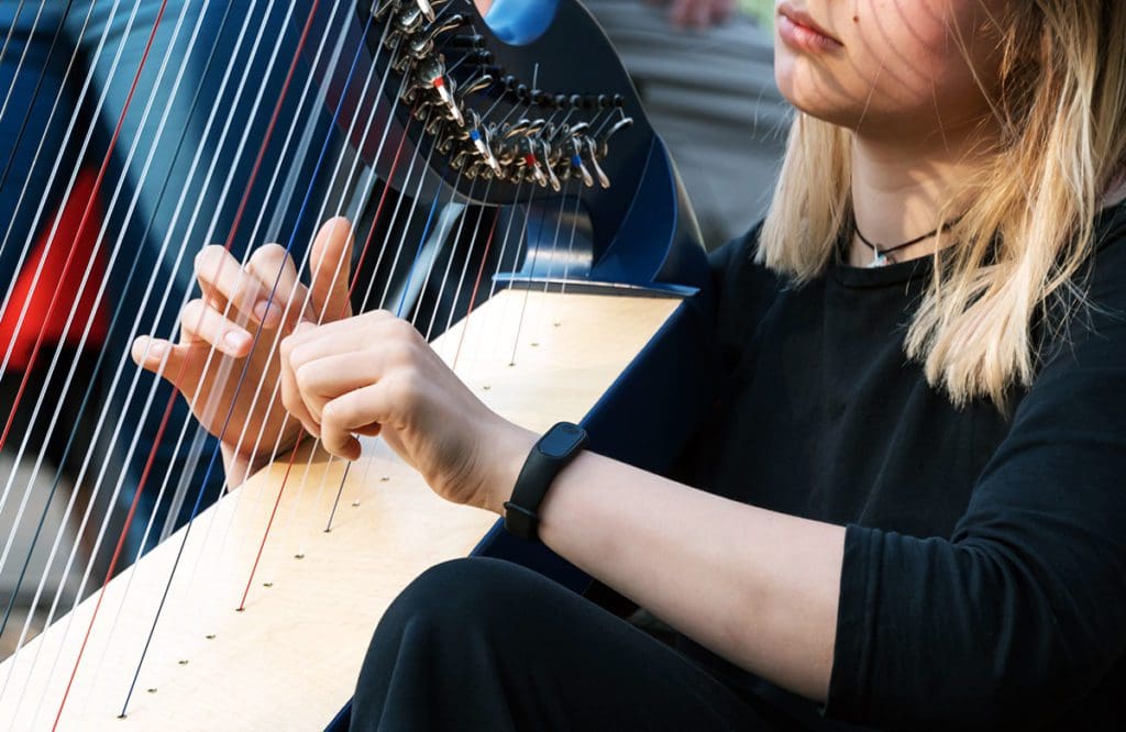 Harfe spielen – das Instrument mit dem ganz besonderen Zauber › Musikmachen