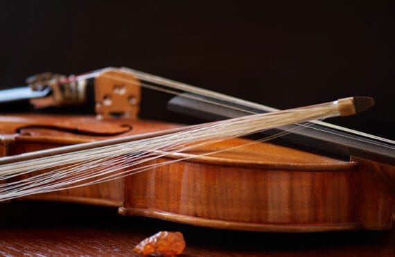 Geigenbogen pflegen, reinigen und spannen › Musikmachen